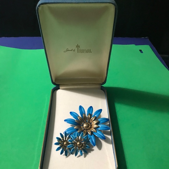 Trifari | Jewelry | Vintage Crown Trifari Enamel Flower Broochearring ...